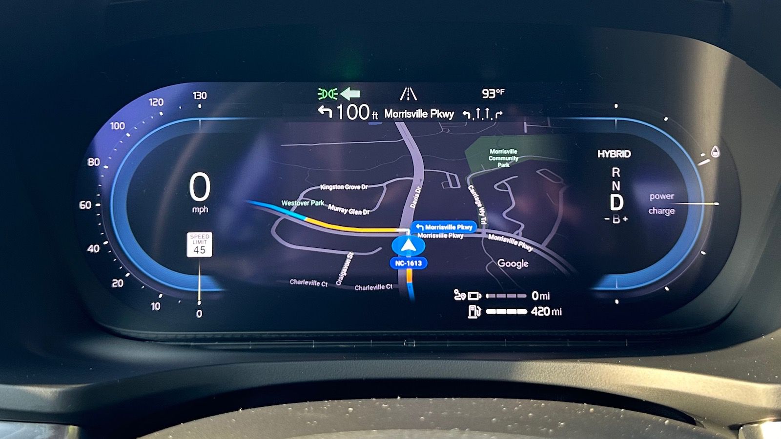 Hands-On With Volvo's Dual-Screen Apple Maps CarPlay Experience - MacRumors