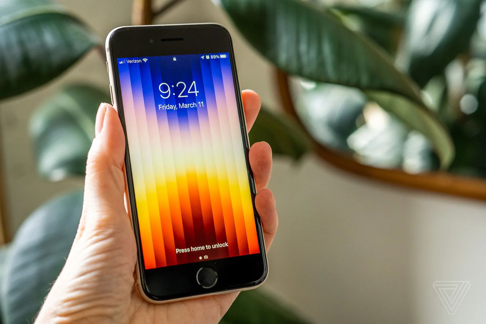 iPhone SE: Should You Buy? Feature List, Reviews, and Advice