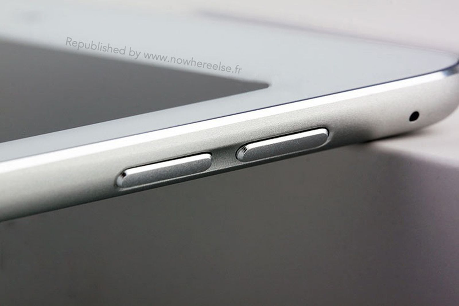 Alleged 'Perfect Replica' of iPad Air 2 Shows Touch ID, Recessed Volume Buttons, New Speaker ...