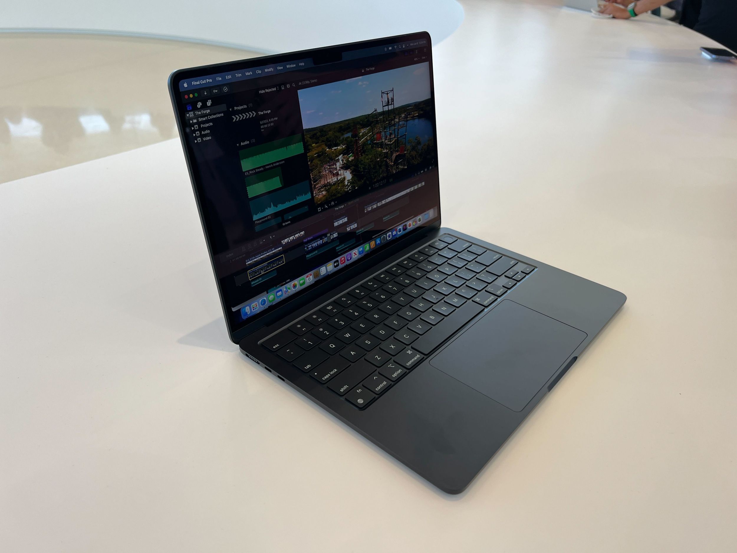 Redesigned MacBook Air With New Starlight and Midnight Colors Revealed ...