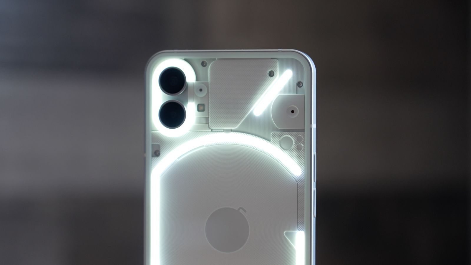 Hands-On With the Transparent Nothing Phone 1 - MacRumors