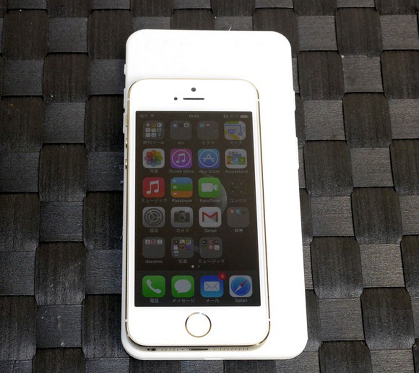 5.5-inch iPhone 6 Mockup Compared to iPhone 5s in New Photos - MacRumors