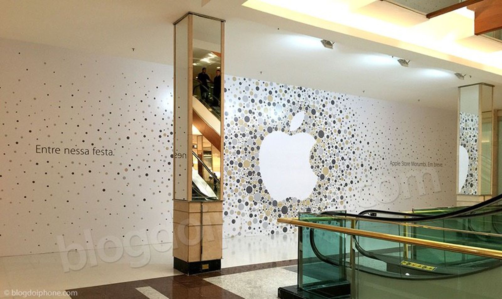 Upcoming São Paulo Retail Store Gains Apple-Decorated Barricades as ...
