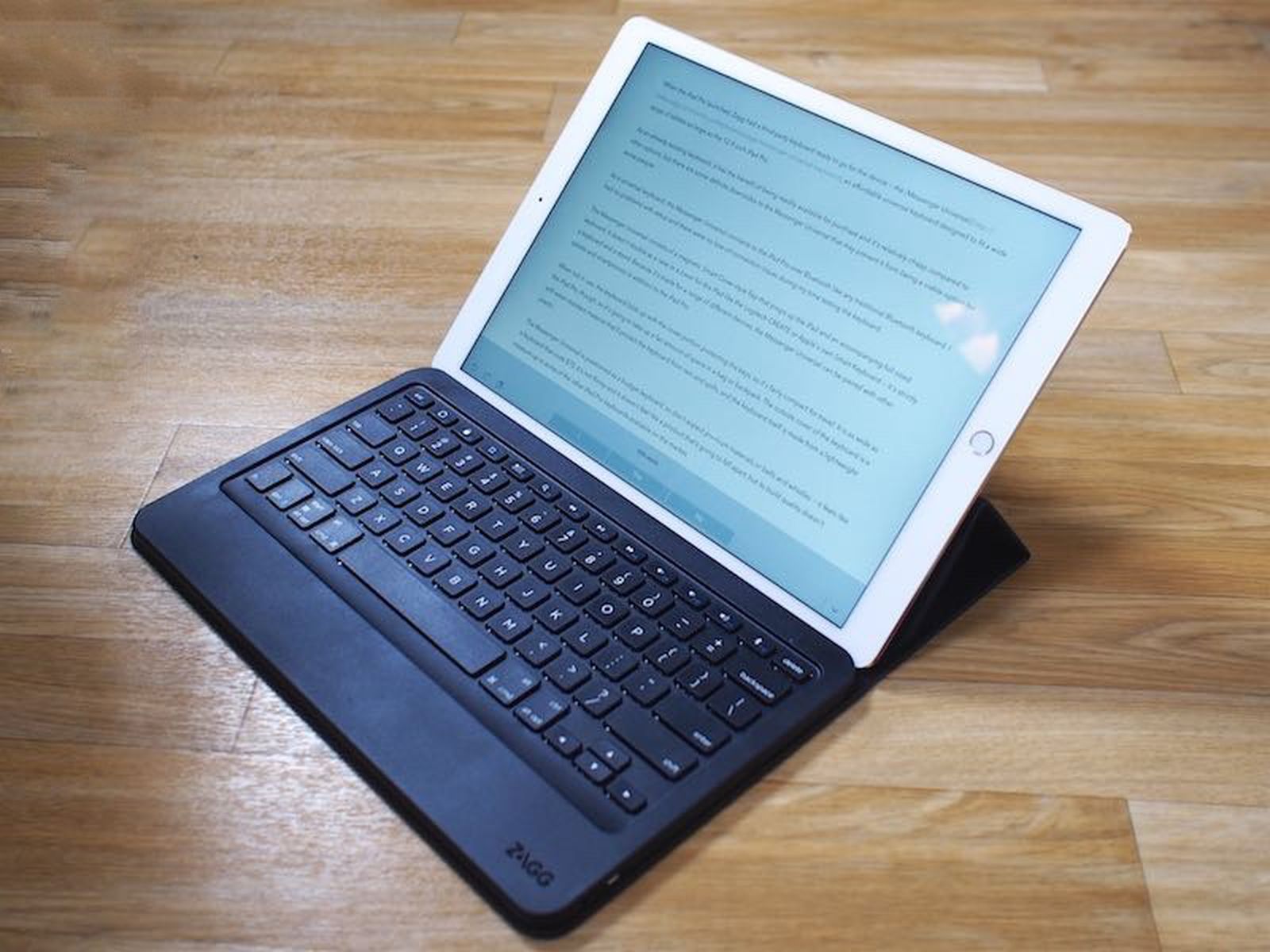 Zagg Messenger Universal Keyboard for iPad Pro Review - MacRumors