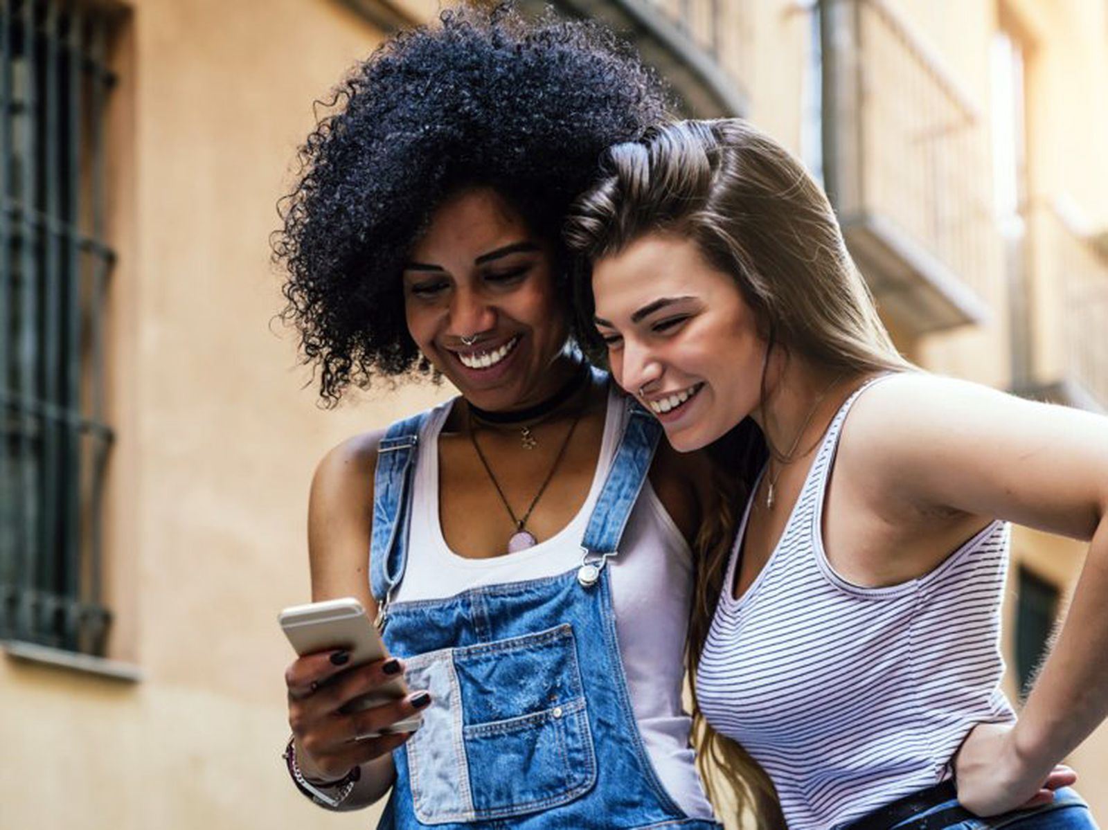 Record 83% of Surveyed U.S. Teens Own an iPhone - MacRumors