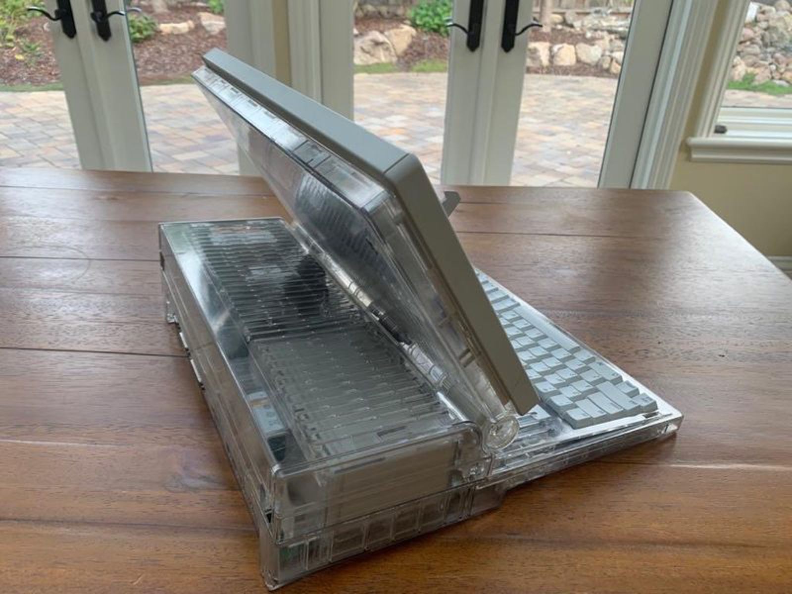 Vintage Prototype Macintosh Portable M5120 Shown Off in New Photos ...