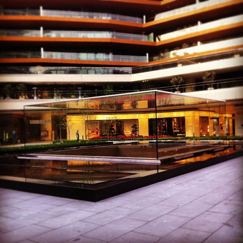 New Photo Shows Striking All Glass Exterior of Apple's First Turkish ...