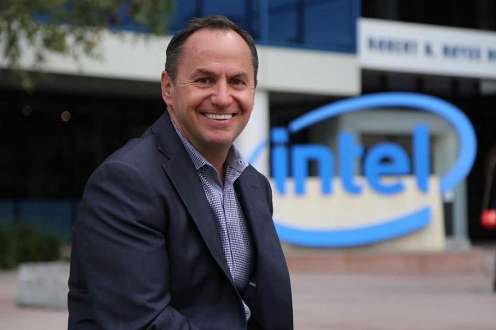 Intel Names Robert Swan CEO Following Reports That Apple's Johny Srouji ...