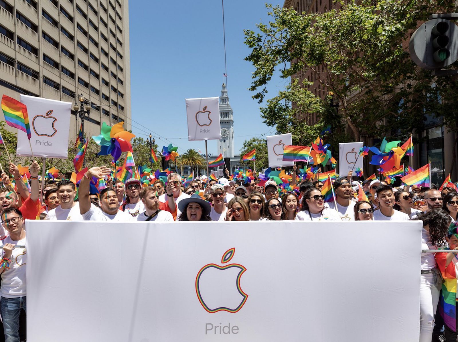 Apple Marches in San Francisco Pride Parade - MacRumors