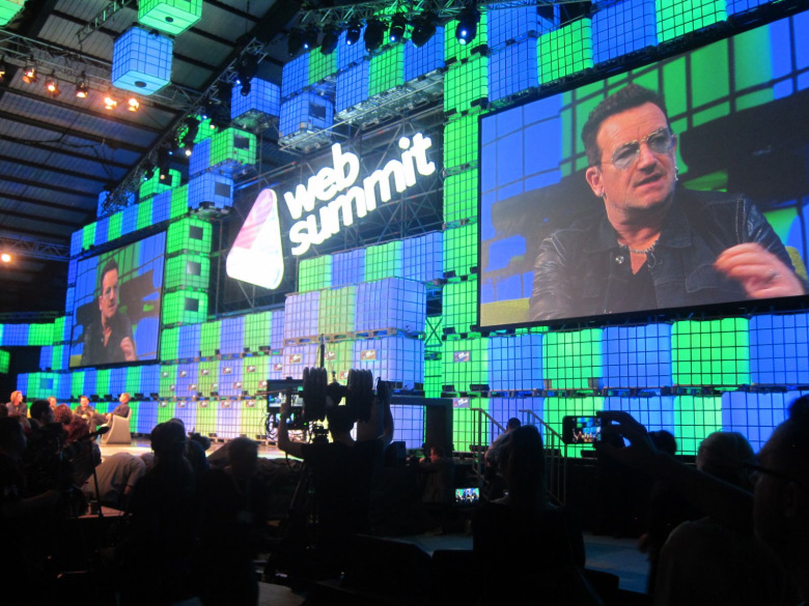 U2's Bono on Collaborating With Apple: 'They Let Us Into the Labs ...