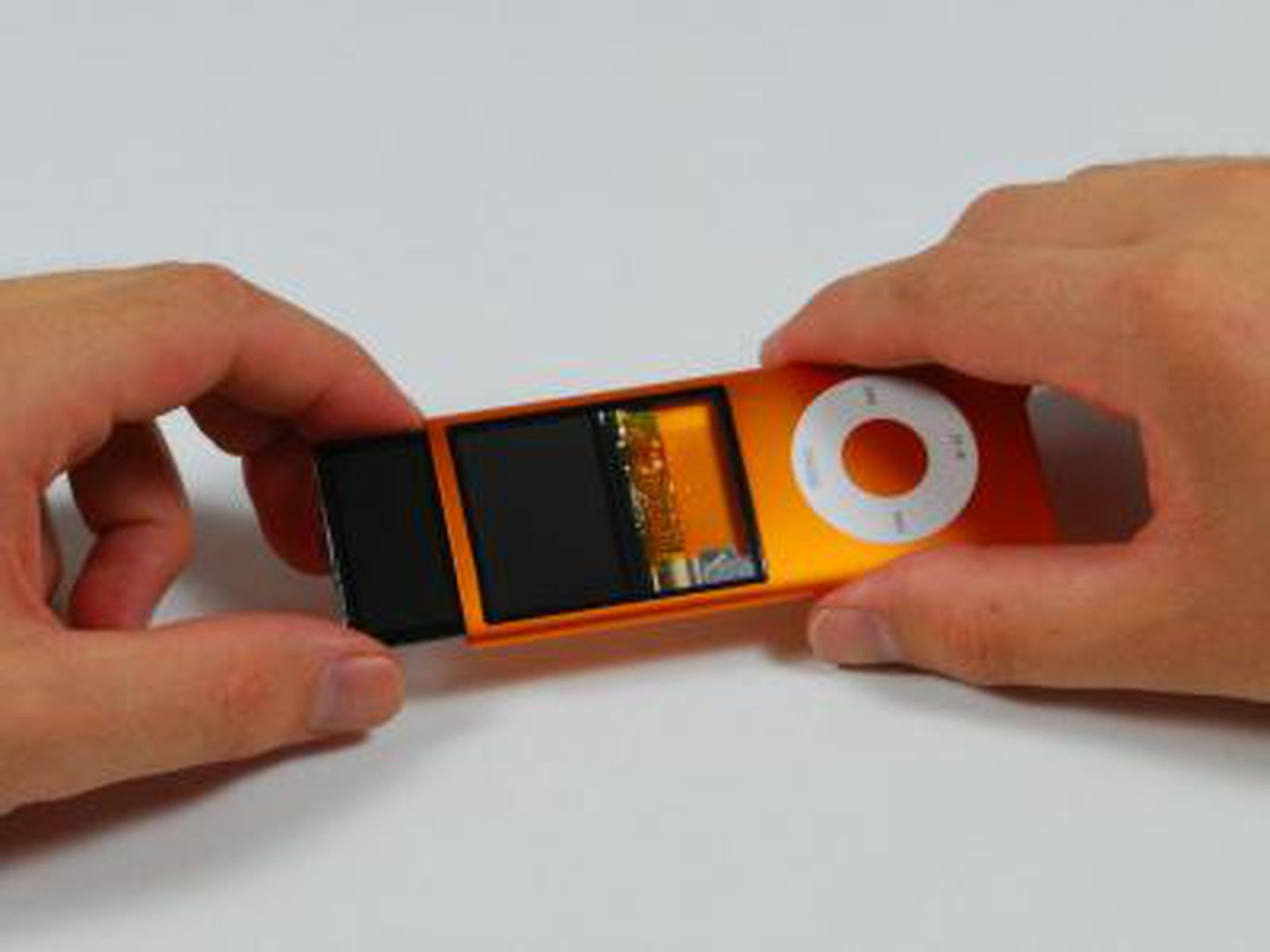 iPod Nano, Touch Disassembled. iPod Touch has a Bluetooth Chip. - MacRumors