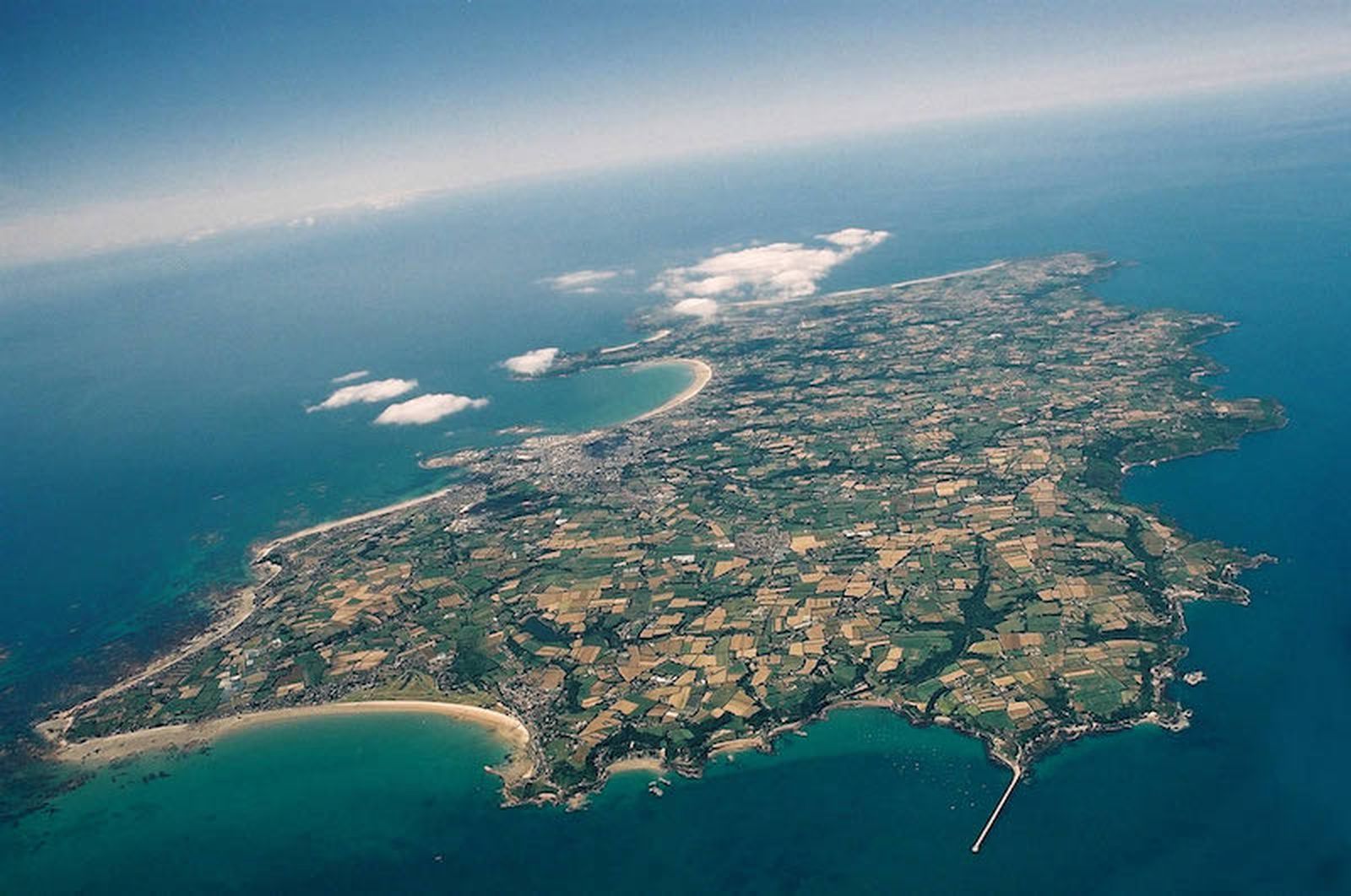 Apple Reportedly Shifted Billions of Dollars to Small Island of Jersey ...