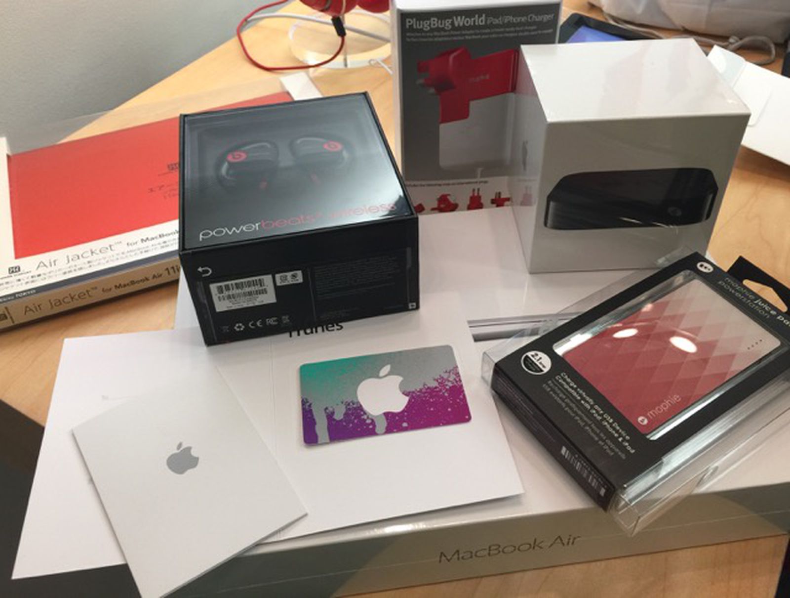 Japan Apple Stores Kick Off 'Lucky Bag' Sales with MacBook Air, iPads ...