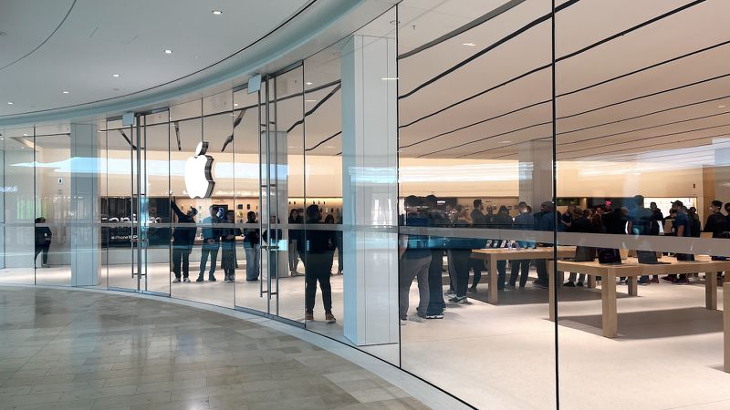 Apple's First Store With Dedicated Pickup Station in Canada Now Open ...