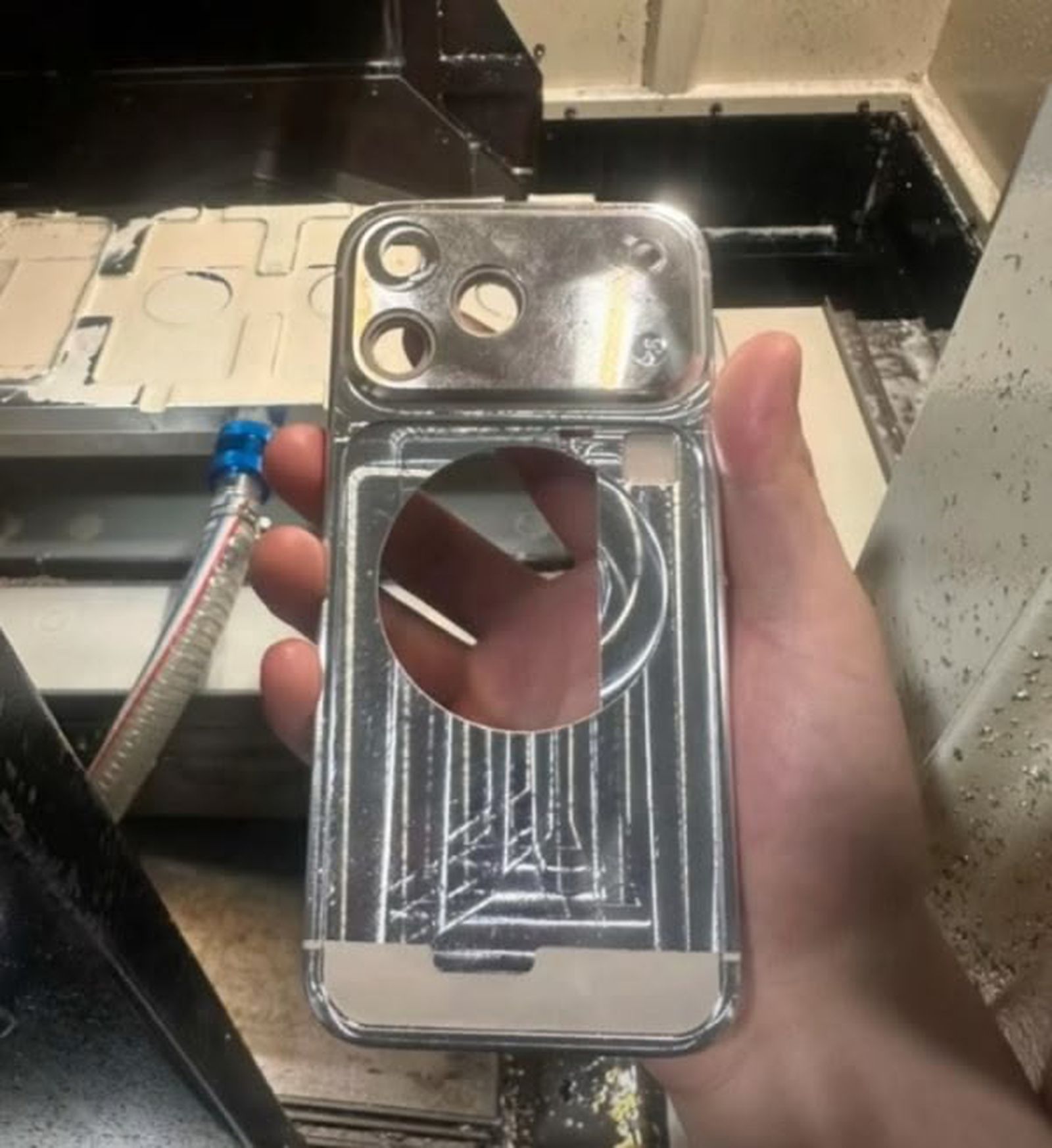 Alleged iPhone 17 Pro Chassis Offers First Look at All-Aluminum Body ...