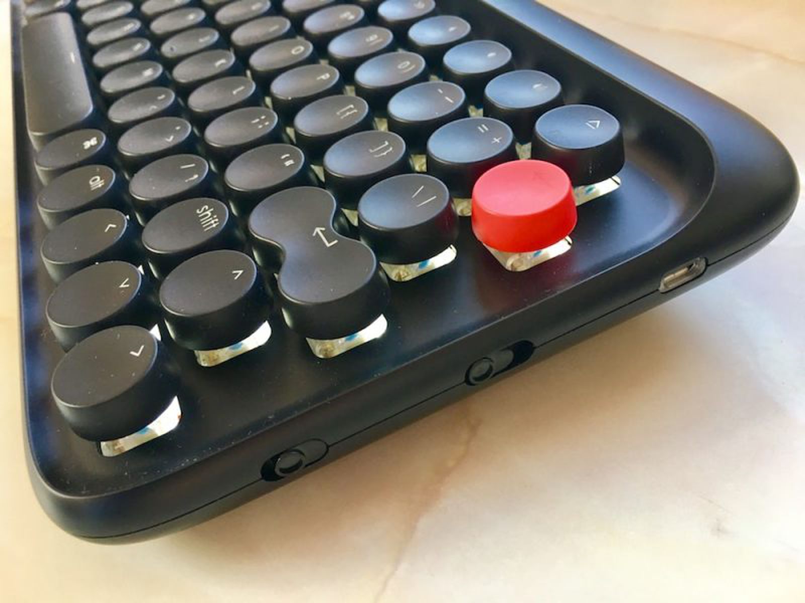 Review: Lofree's Mechanical Bluetooth Keyboard Is a Beautiful ...
