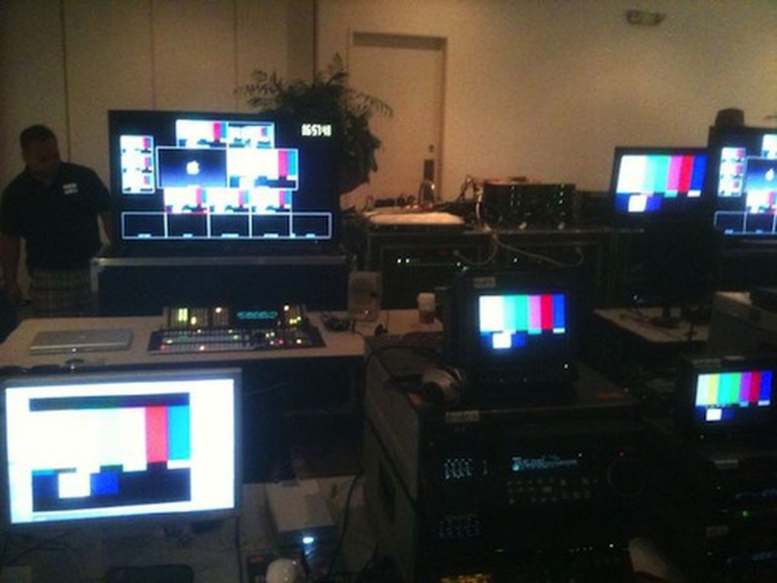 Coverage of Apple's iPhone 4 Press Conference - MacRumors