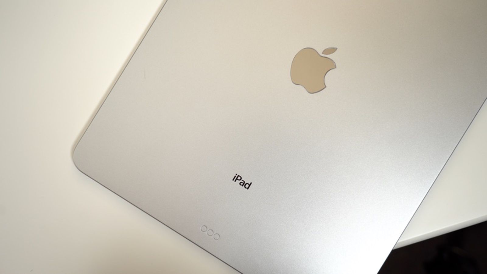 Hands-On With a Next-Generation iPad Pro Dummy - MacRumors