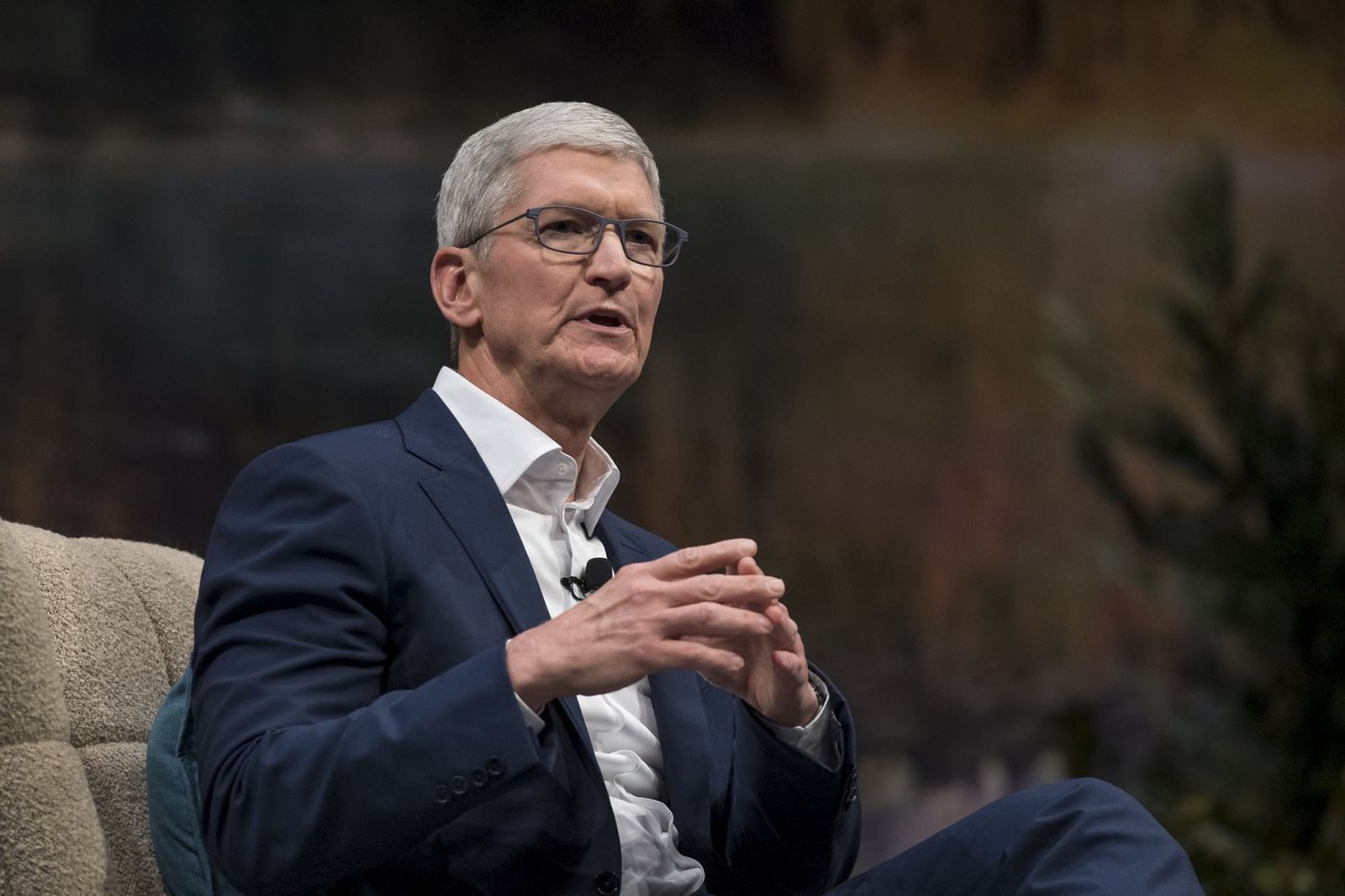 Apple CEO to Address Employees at Virtual Company-Wide Meeting Later ...