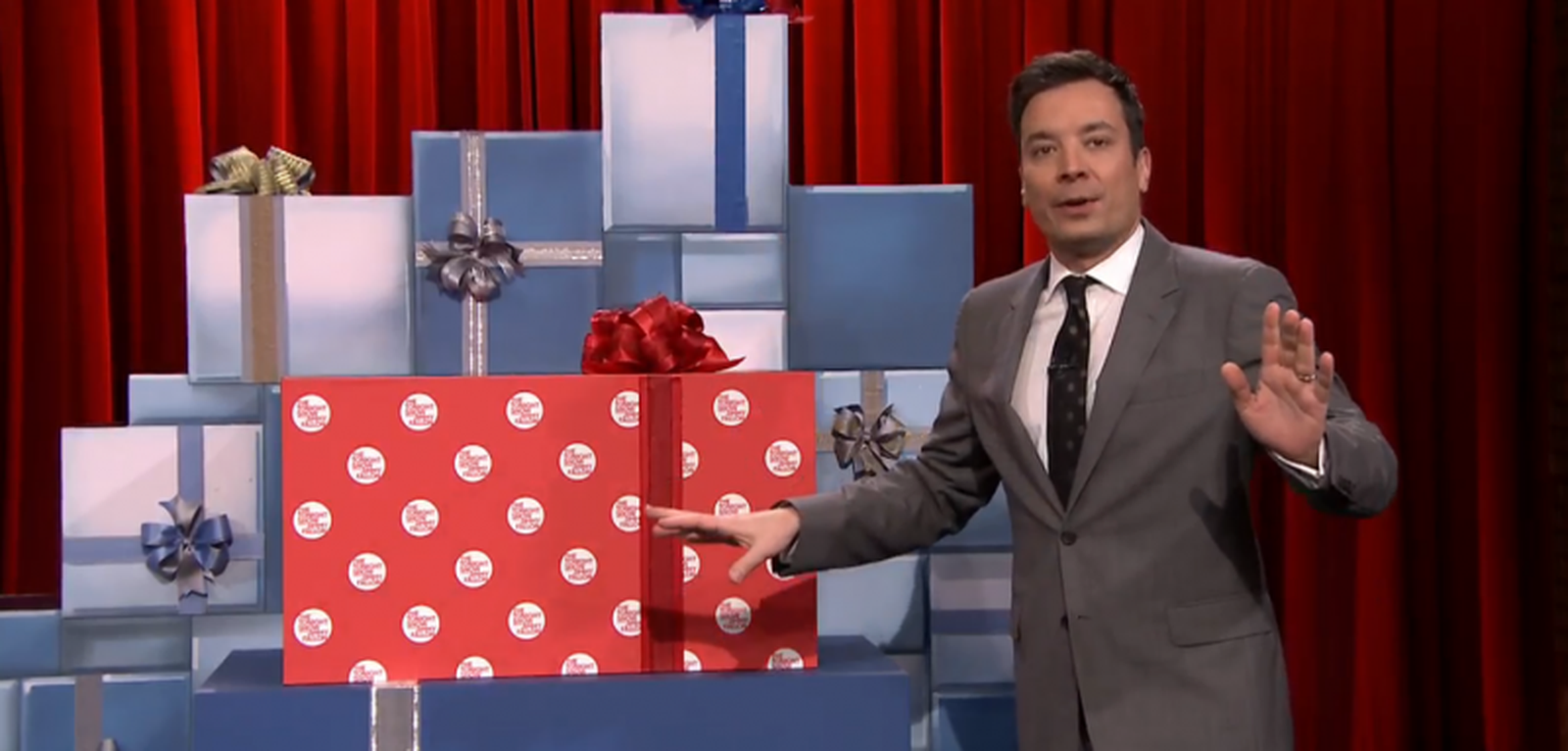 Jimmy Fallon Gives Each 'The Tonight Show' Audience Member a Free iPad ...