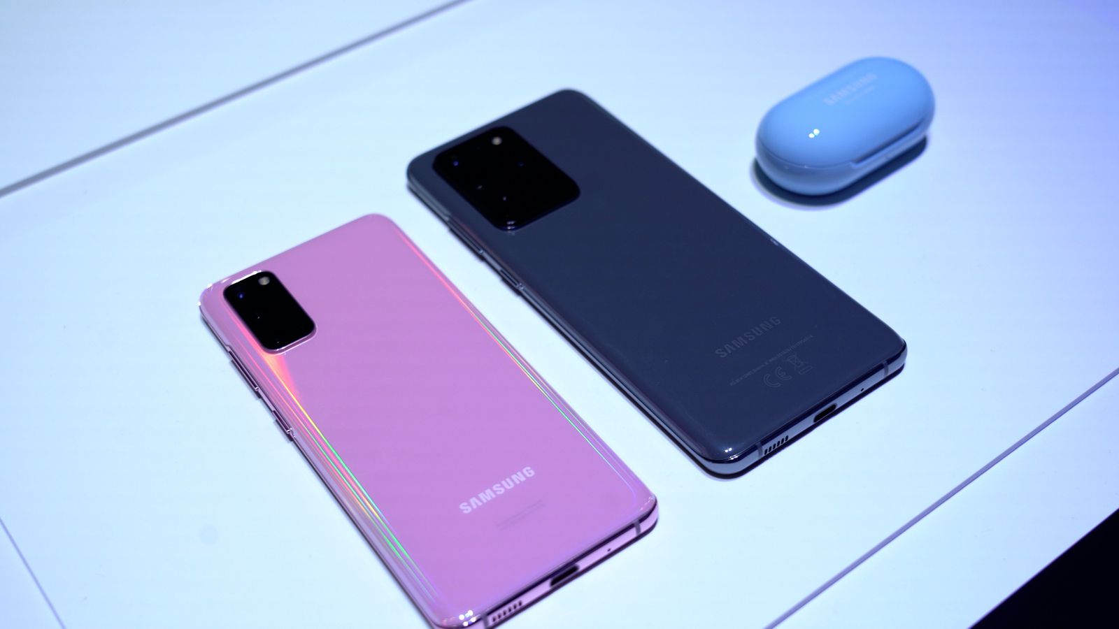 Hands-On With Samsung's New S20 and Galaxy Z Flip Smartphones - MacRumors