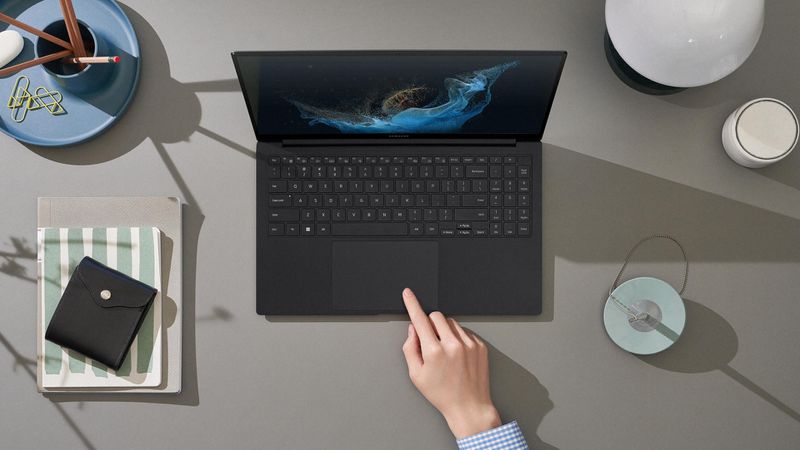 Samsung to Debut First OLED Laptop Display With Integrated Touch ...
