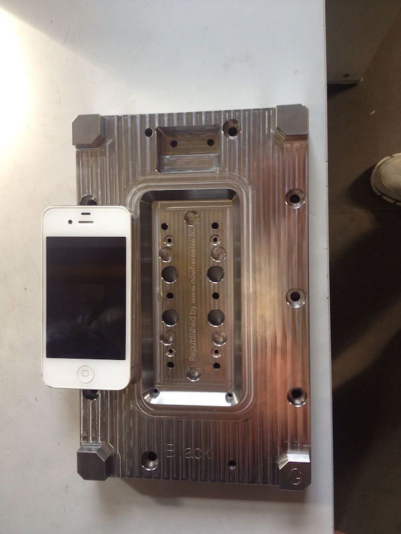 New Photo of Alleged iPhone 6 Manufacturing Mold Hints at 4.7-Inch ...