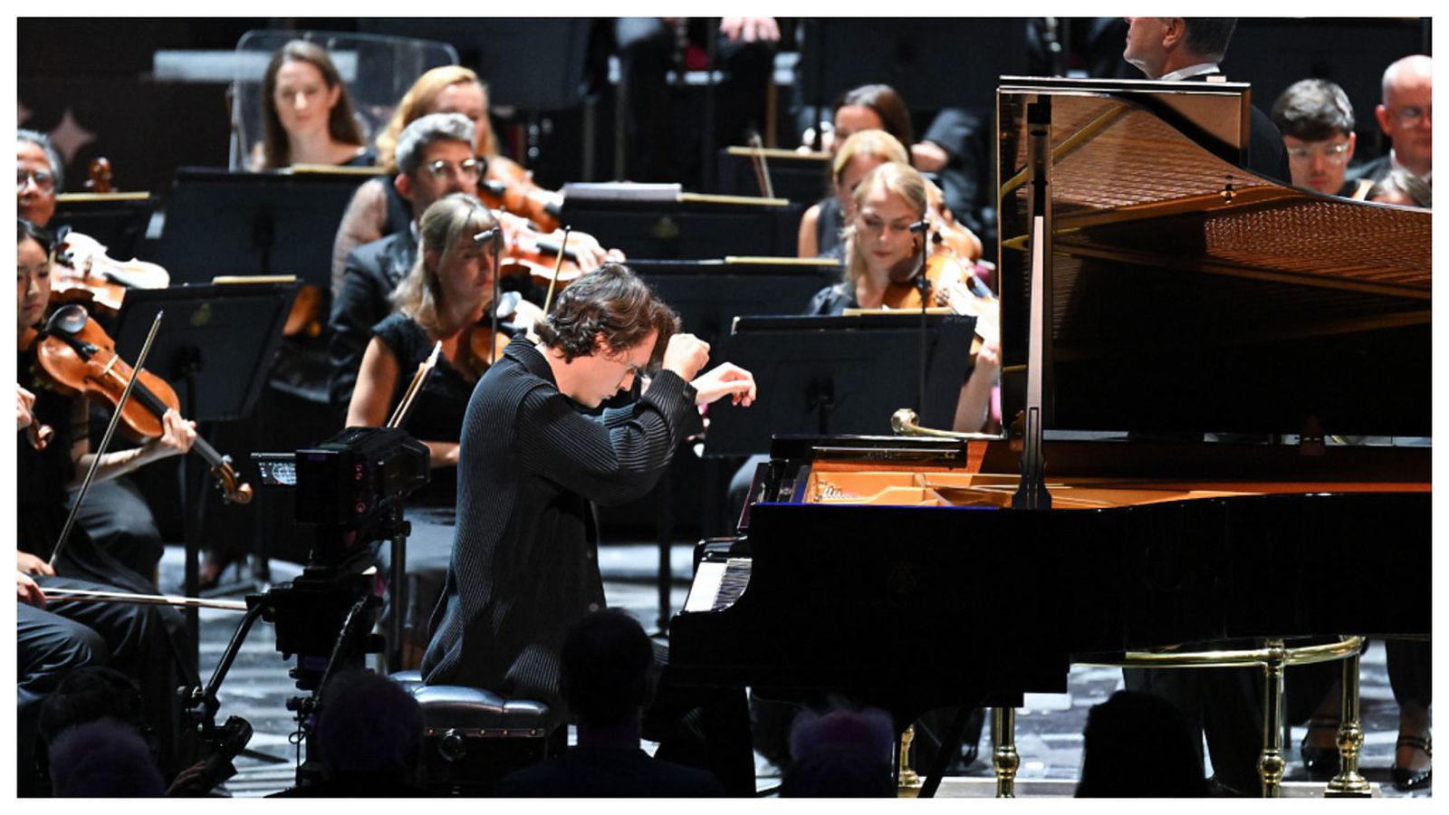 New Apple Immersive Video of BBC Proms Concert on Apple Vision Pro ...