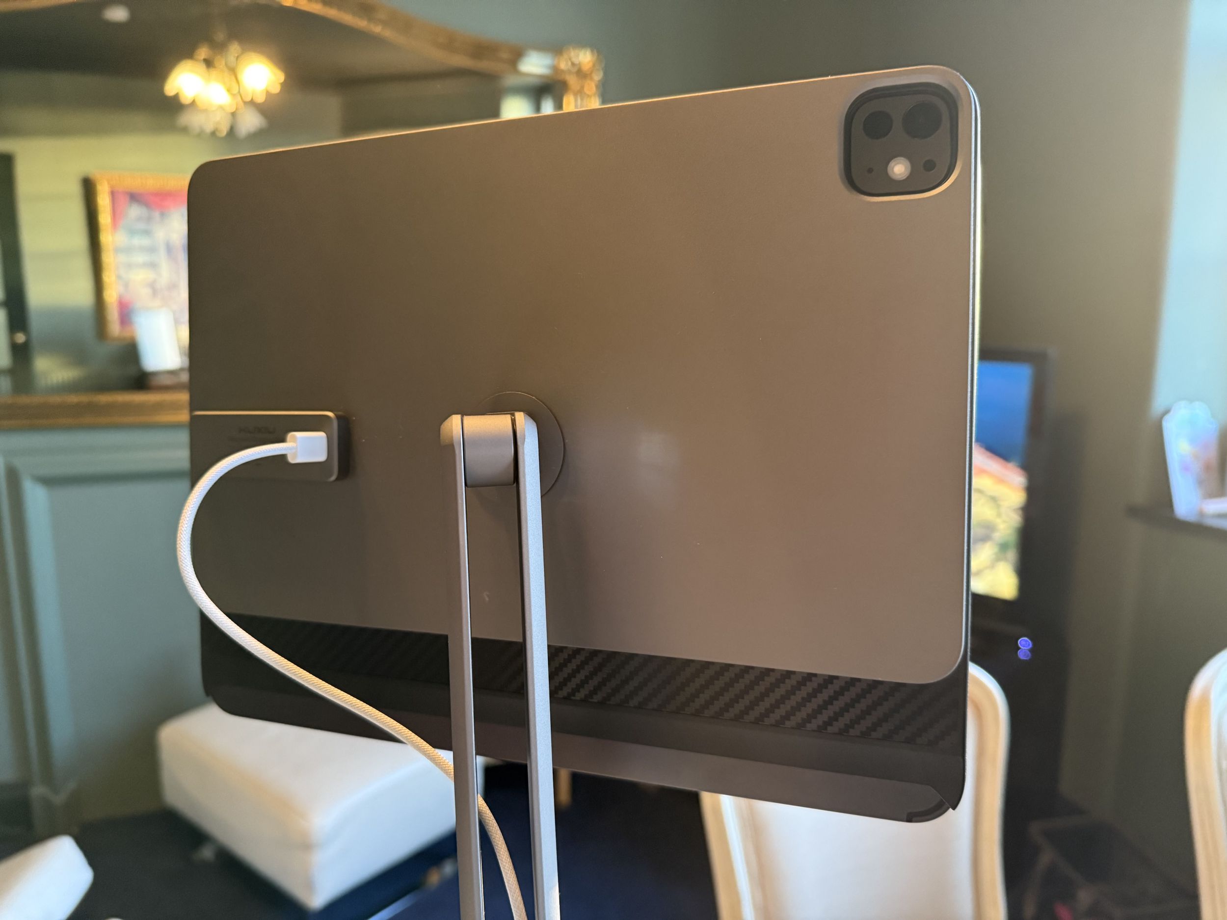 iPad Charging Stand Review - MacRumors
