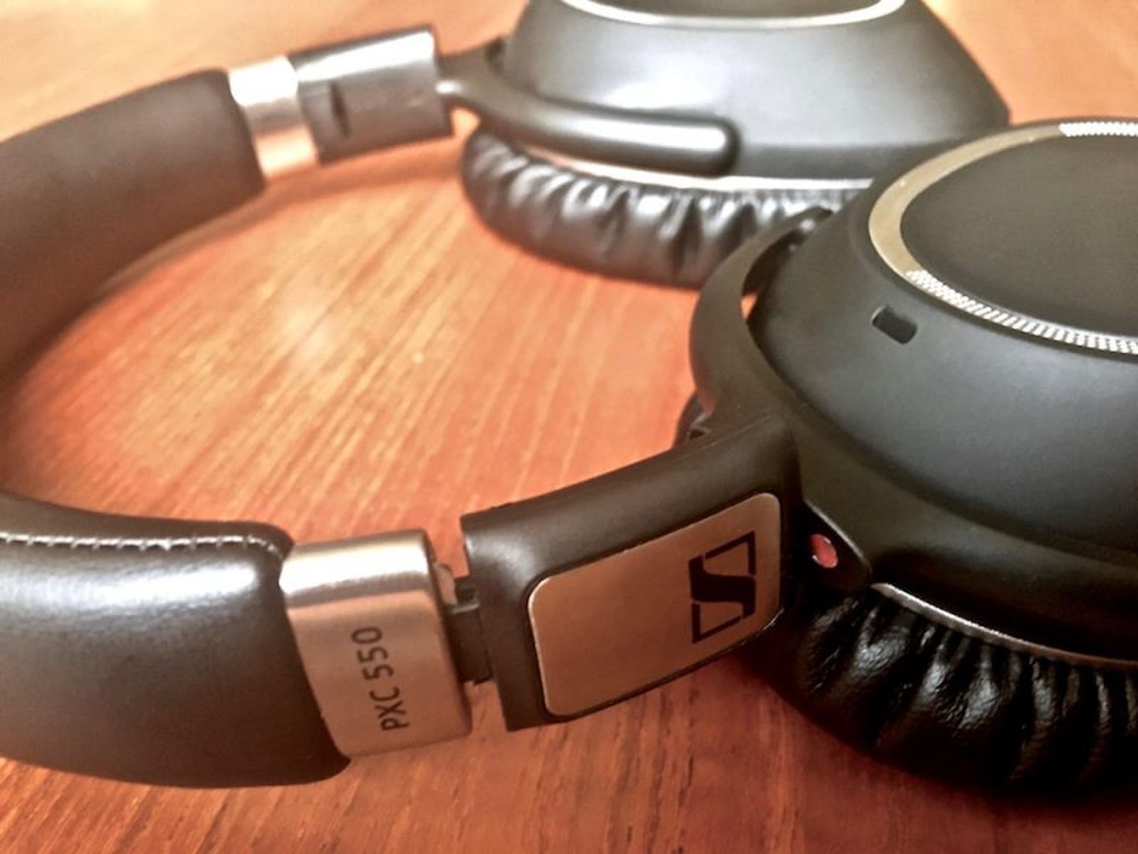 Review: Sennheiser's PXC 550 Wireless Headphones Should Put Bose on ...
