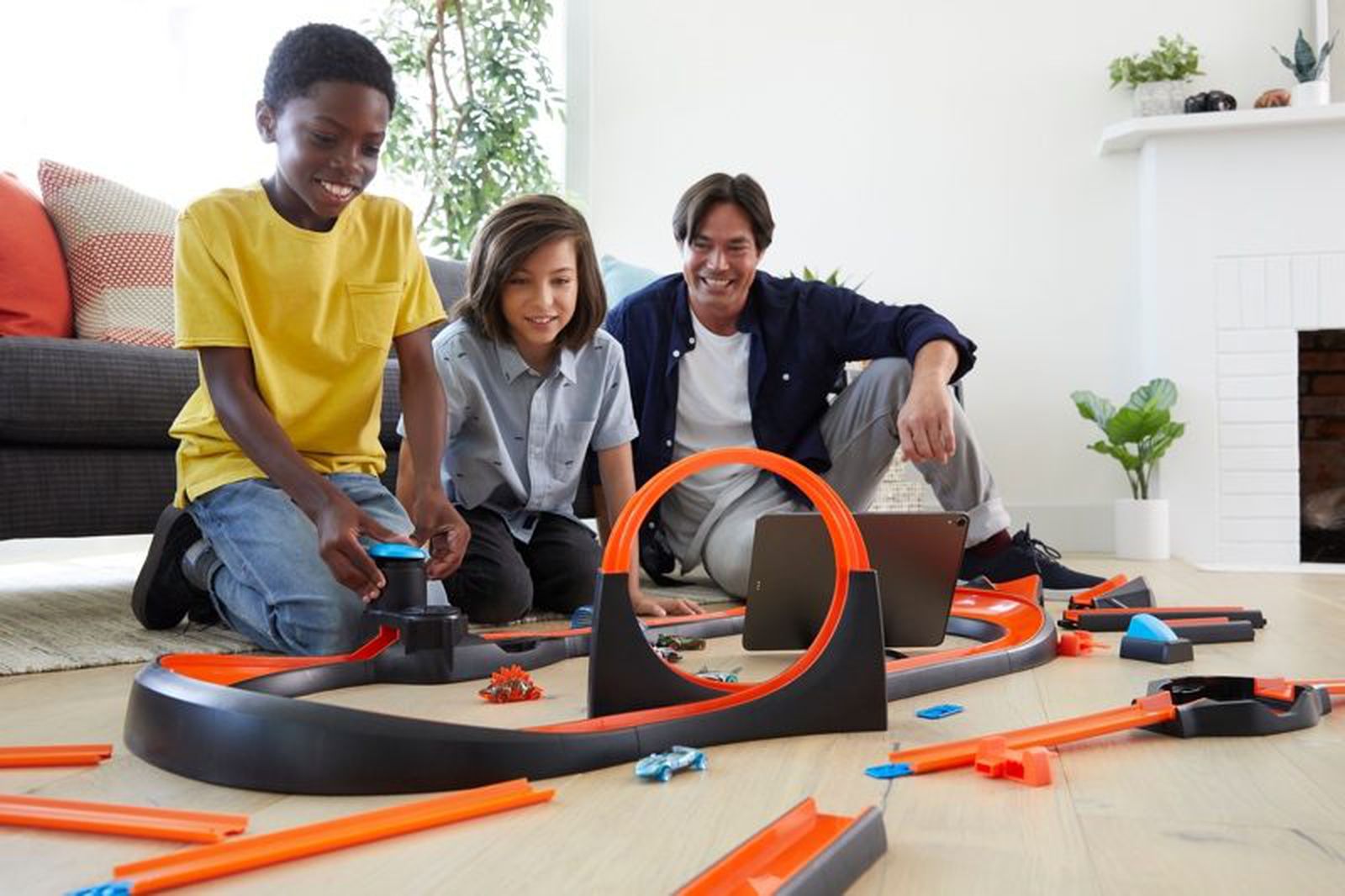 Mattel Launches New Hot Wheels 'id' Smart Track Kit and NFC Cars ...