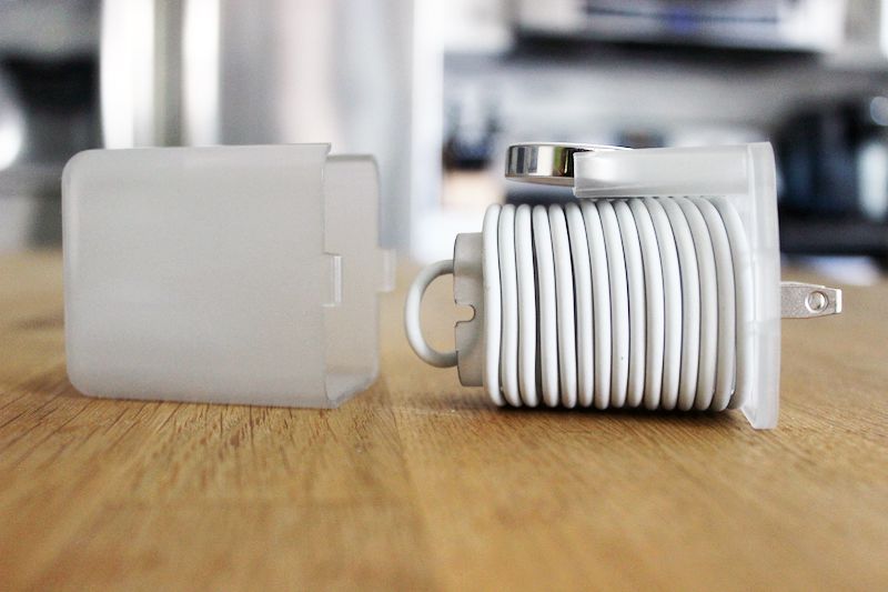 Review: Standzout's Helix Dock for Apple Watch is Compact and ...