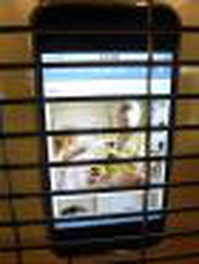 Apple iPhone Displays at Apple Stores (and AT&T Stores) [Updatedx3 ...