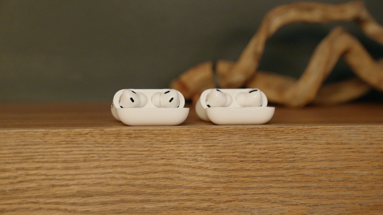 Hands-On With the New AirPods Pro 2 - MacRumors