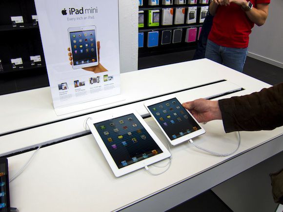 Official iPad Mini and Fourth-Generation iPad Sales Begin in New ...