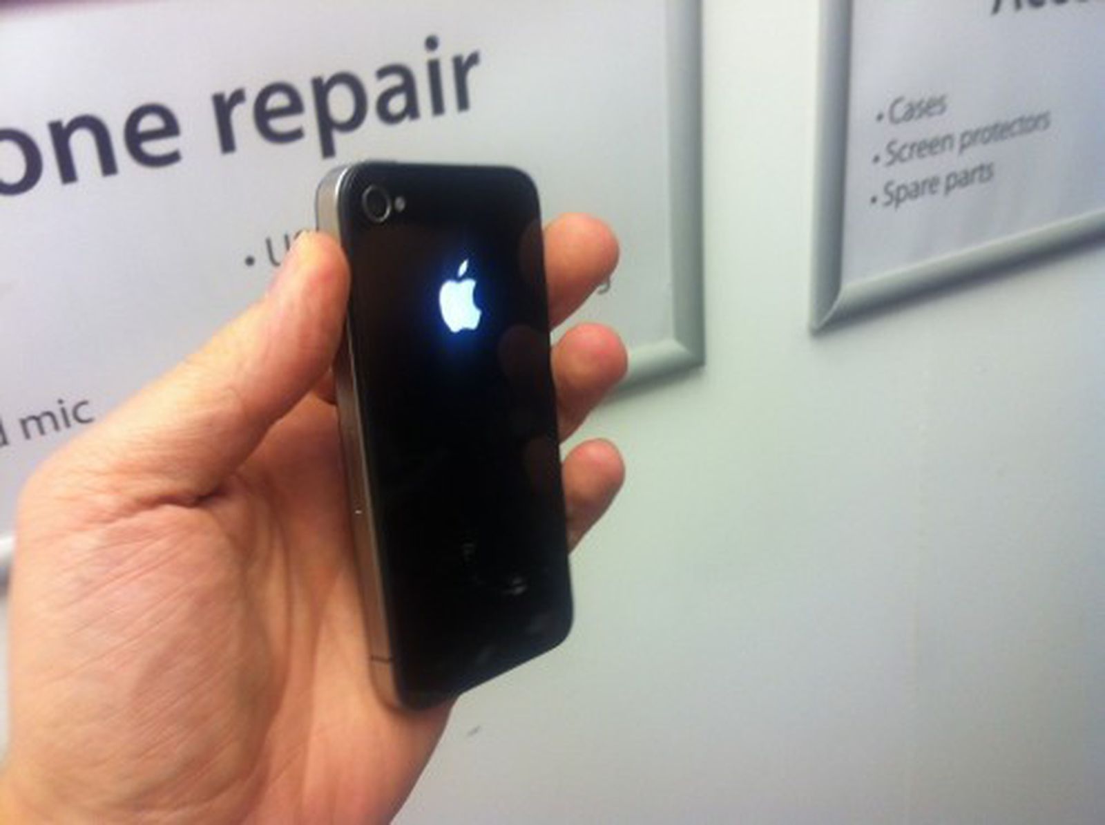 iPatch Mod Gives the iPhone 4 a Backlit Apple Logo - MacRumors