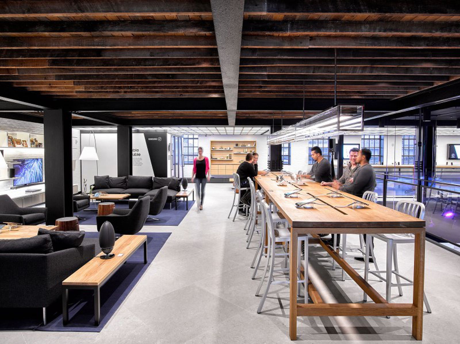 Samsung Opens Flagship NYC Store, Calls it 'Immersive Cultural Center ...