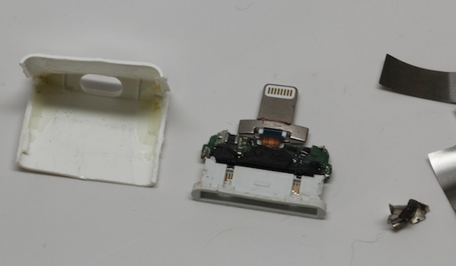 Apple Meeting With Accessory Makers to Promote Lightning Integration ...