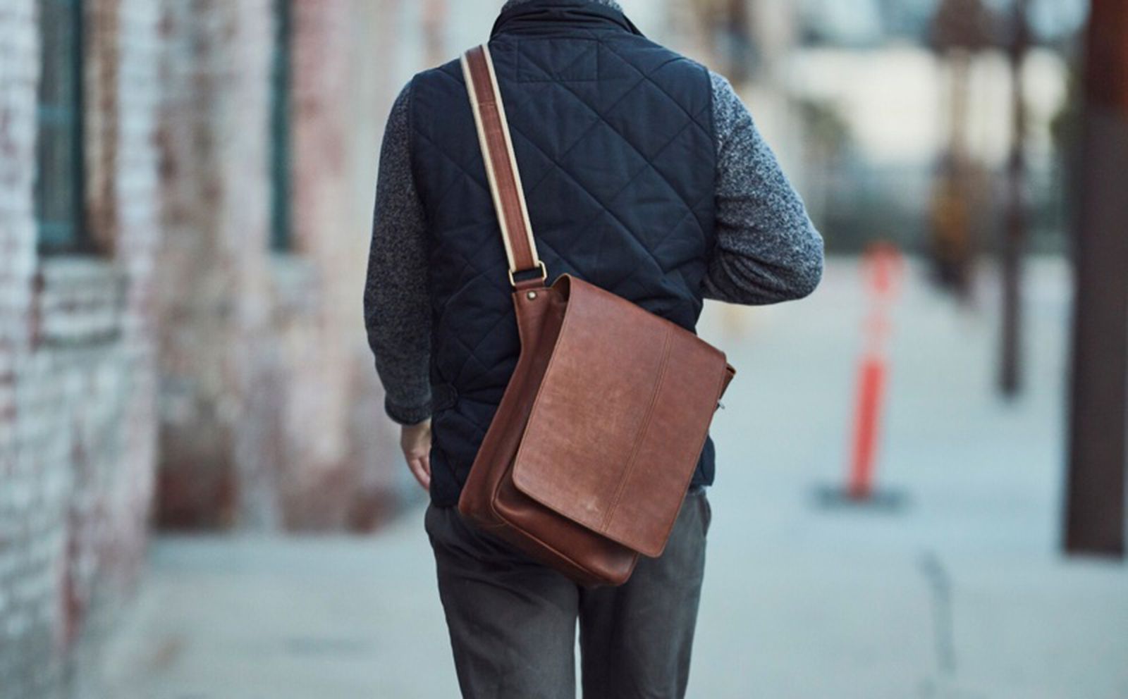 MacRumors Giveaway: Win an Adventure Satchel for the New MacBook Pro ...