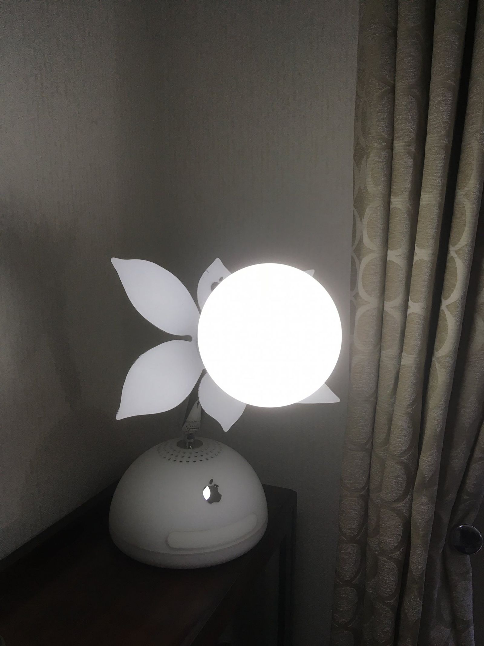 Gallery: iMac G4 Transformed Into Desk Lamp - MacRumors