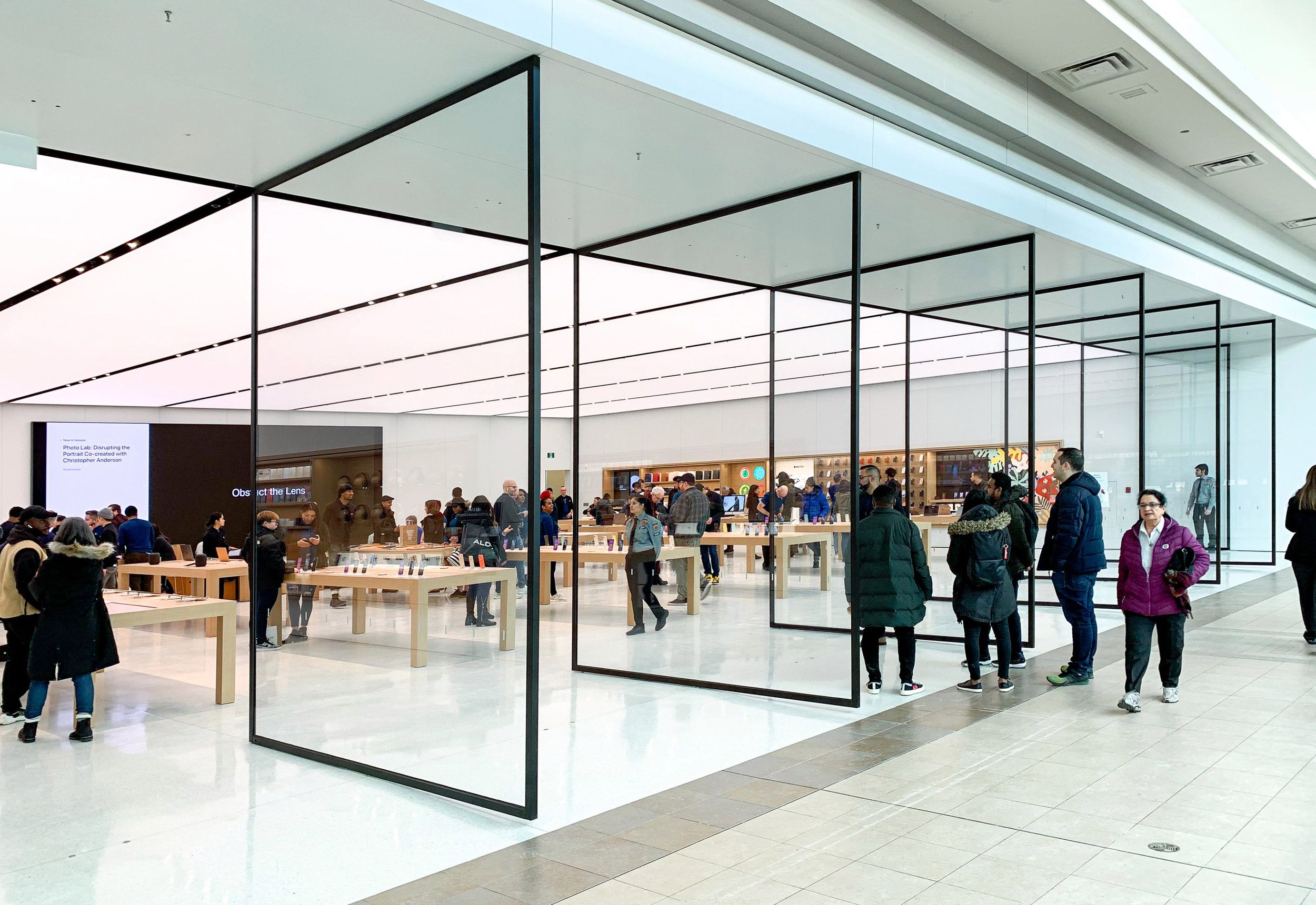 Expanded Apple Store in Toronto's Fairview Mall Now Open - MacRumors