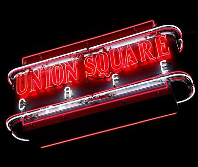 Manhattan's Union Square Cafe Will Outfit Managers With Apple Watches ...