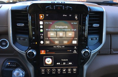 Review: 2019 Ram 1500 Offers a Gorgeous 12.3-Inch Portrait Display With ...