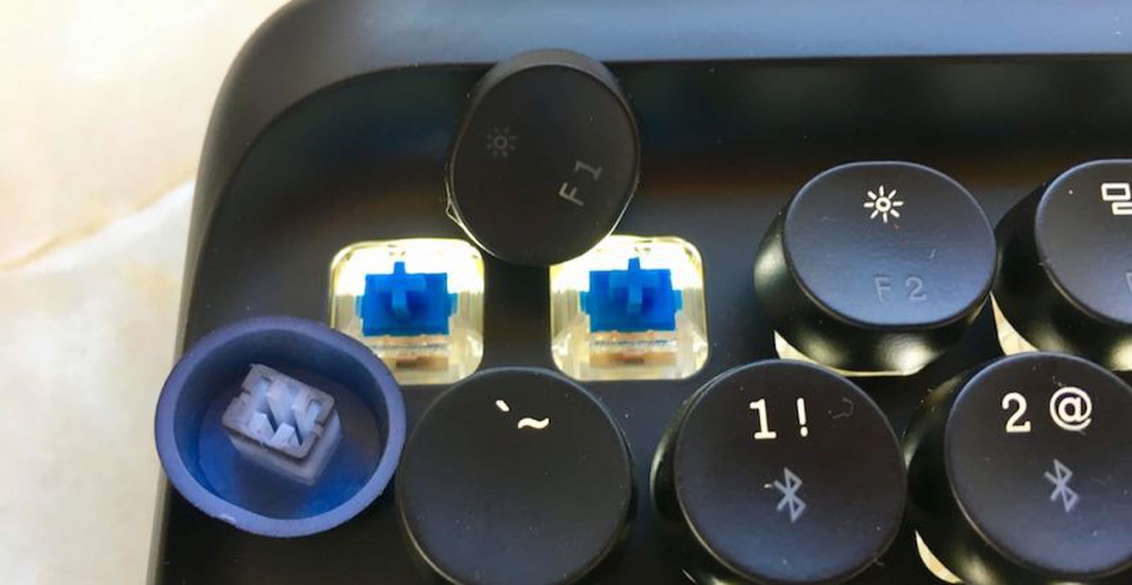 Review: Lofree's Mechanical Bluetooth Keyboard Is a Beautiful ...