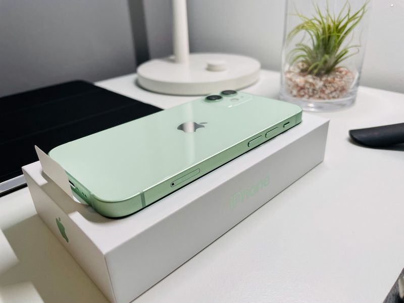 First Impressions From New iPhone 12 mini and iPhone 12 Pro Max Owners ...