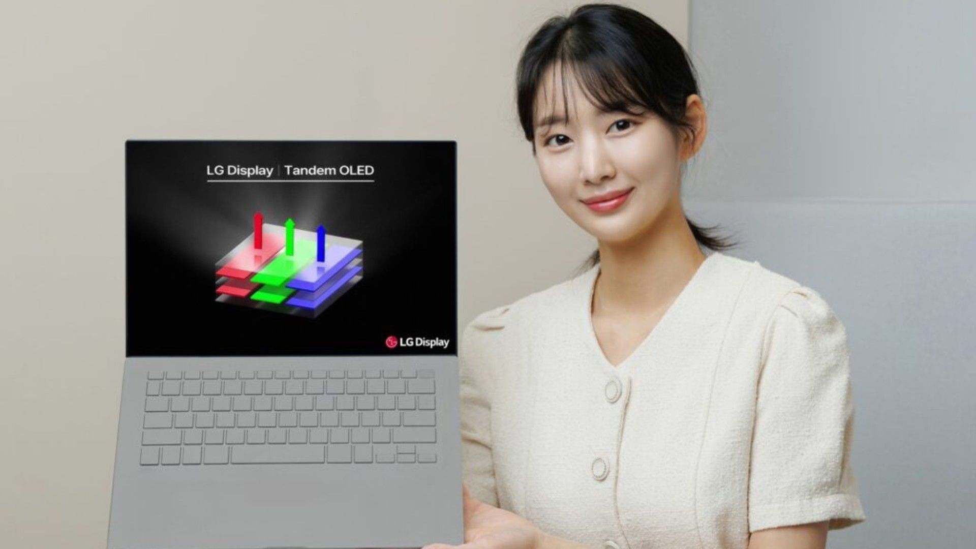 Apple Supplier Unveils 'Industry First' Tandem OLED Laptop Panel - 3uTools