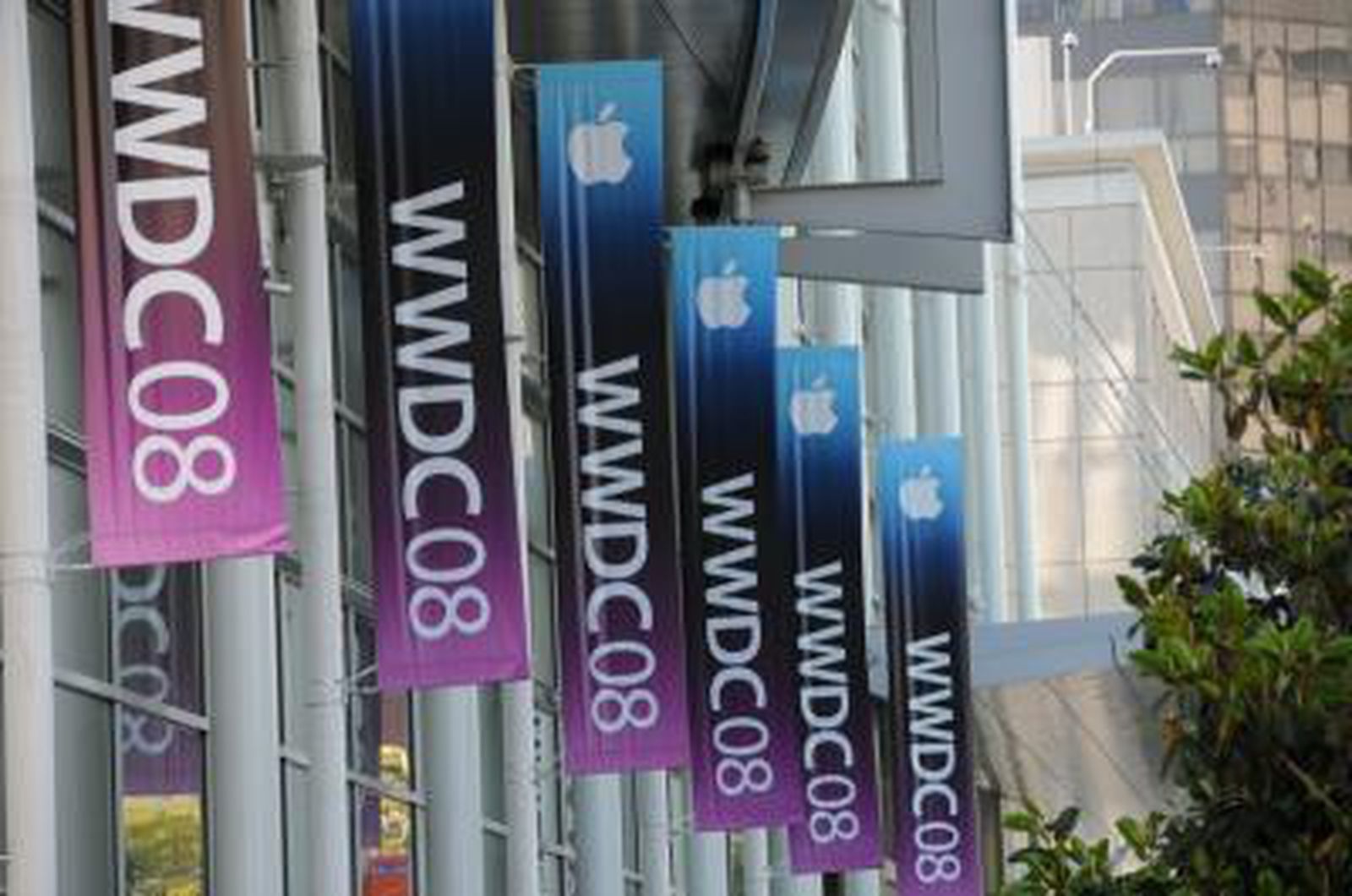 OS X iPhone and OS X Leopard Banners at WWDC [More Photos] - MacRumors