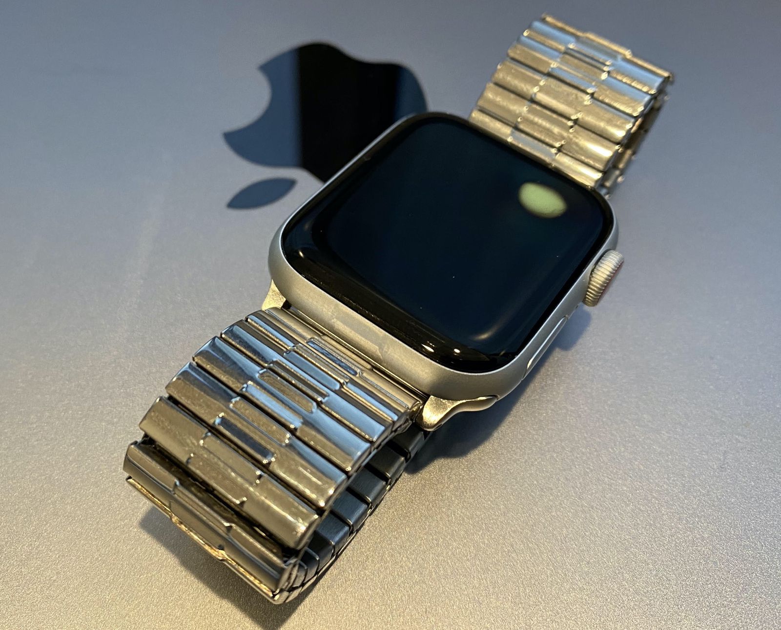 Some Apple Watch SE Owners Experiencing Issues With Overheating ...