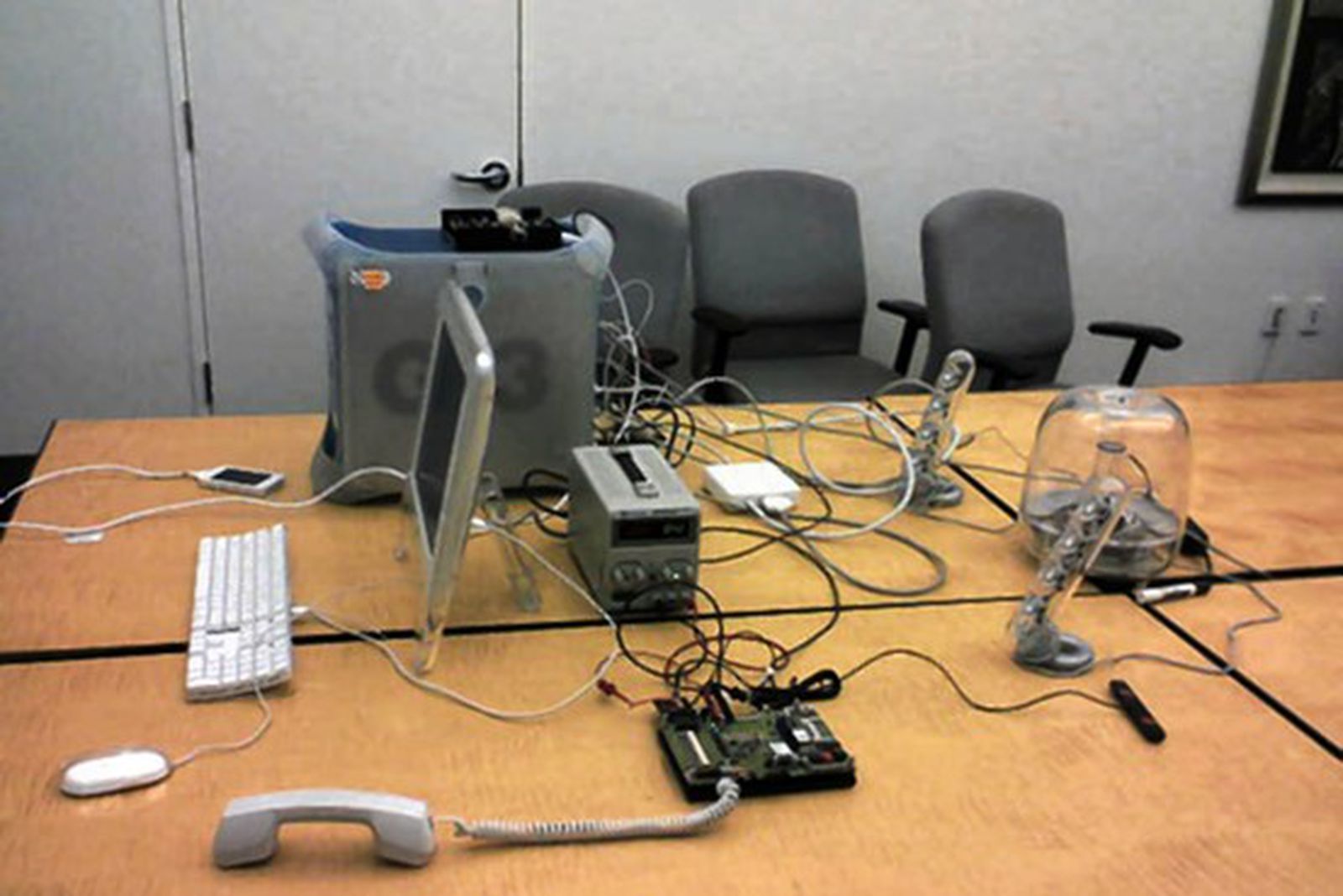 Inside the Room Where Apple Developed the Original iPhone Software ...