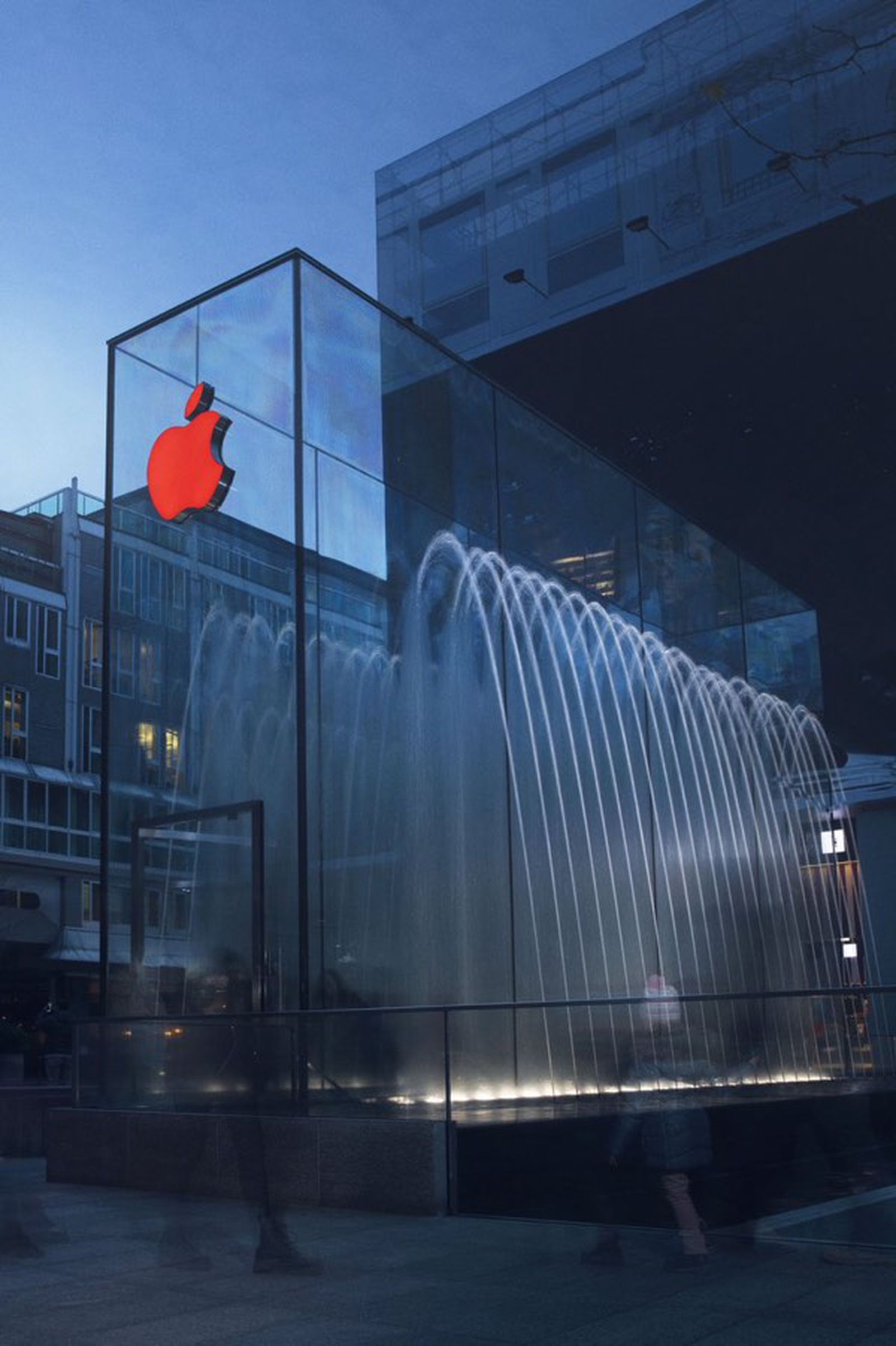 Apple Retail Stores Around the World Now Featuring Red Logos for World ...